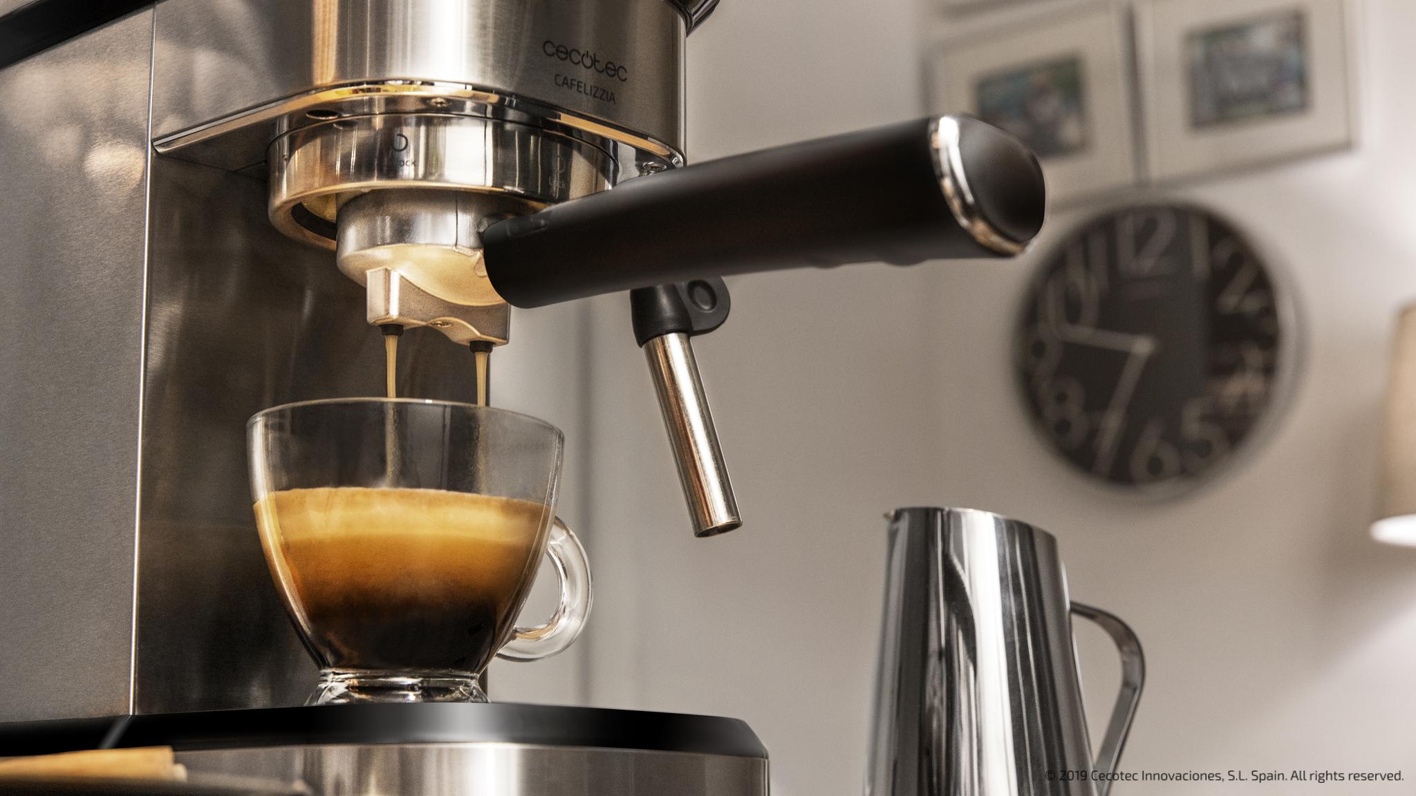 Cecotec Cafelizzia 790 Steel Espresso Coffee Machine – Compact and ...